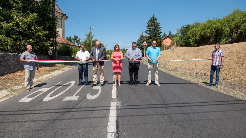 NOOL - Felújítottak egy hosszabb útszakaszt Ecseg és Pásztó között