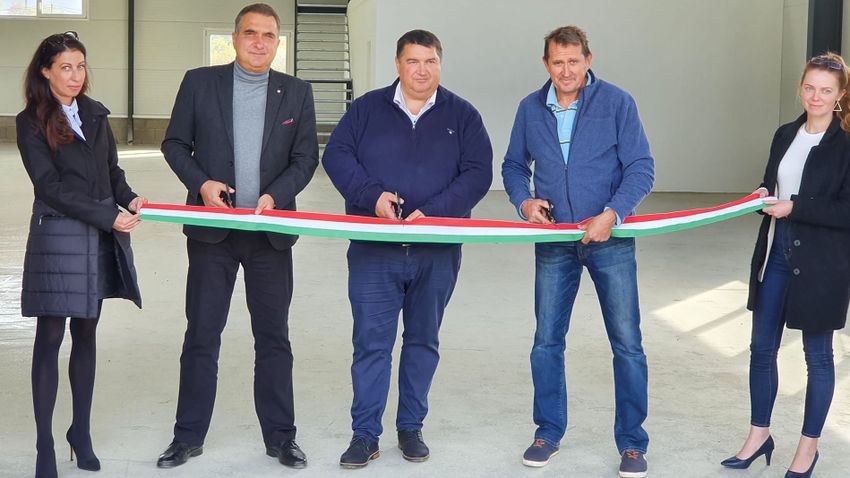 NOOL - Átadták az új üzemcsarnokot, Pásztó gazdasági fejlődését szolgálja
