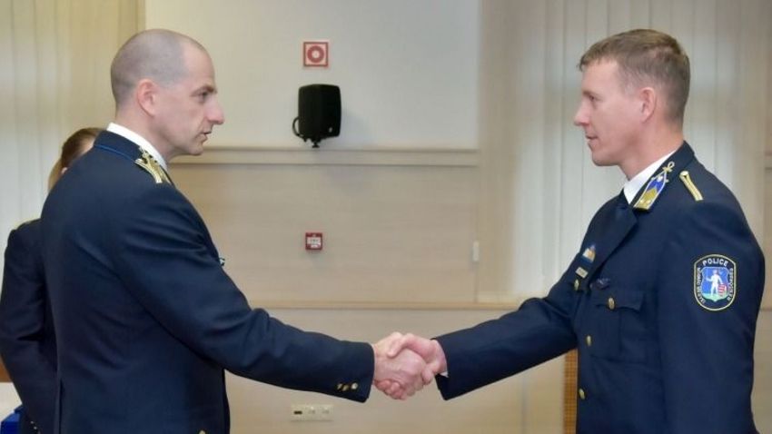 NOOL - A nógrádi rendőr kiemelkedő szakmai munkáját jutalmazták