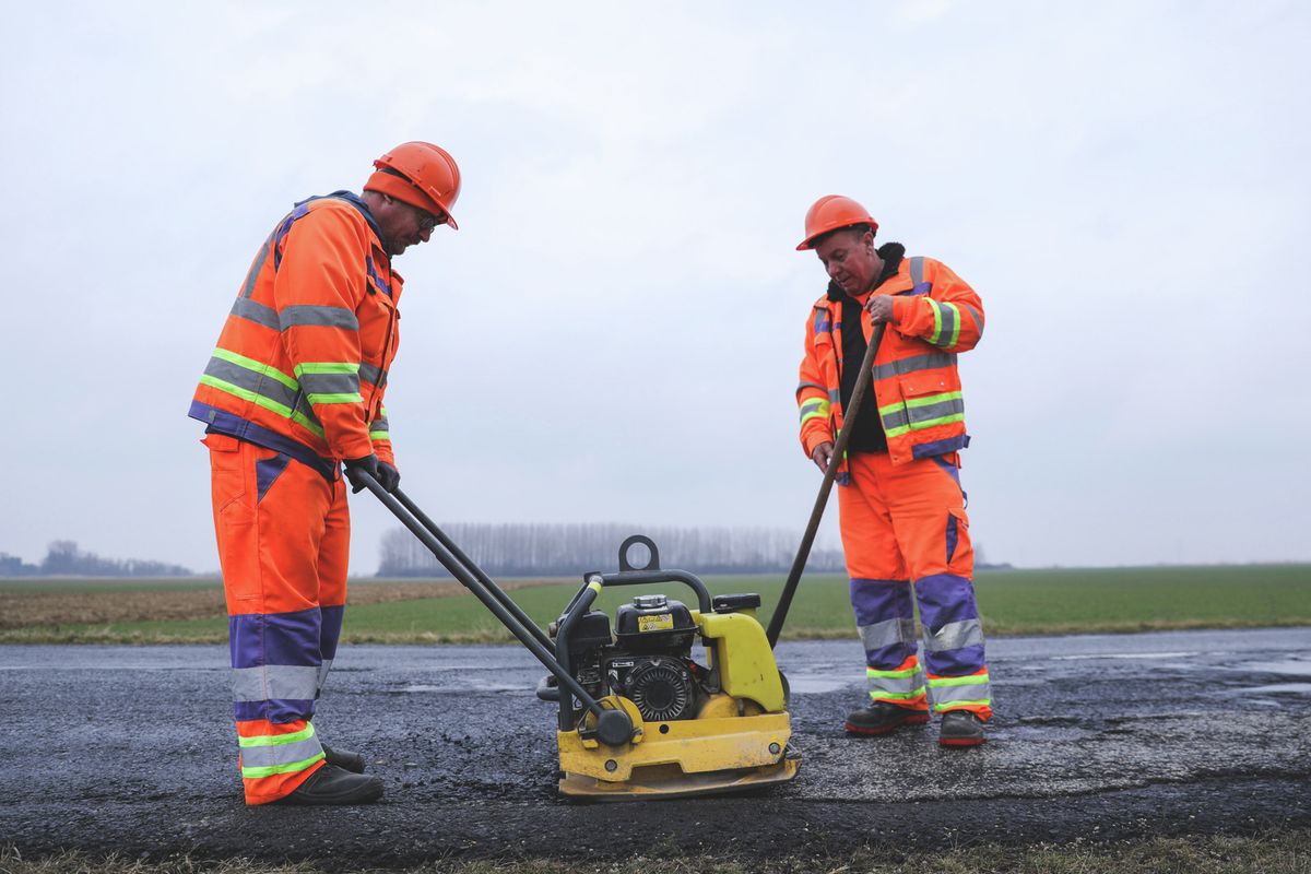Útinform: mutatjuk, hol füstölög az aszfalt