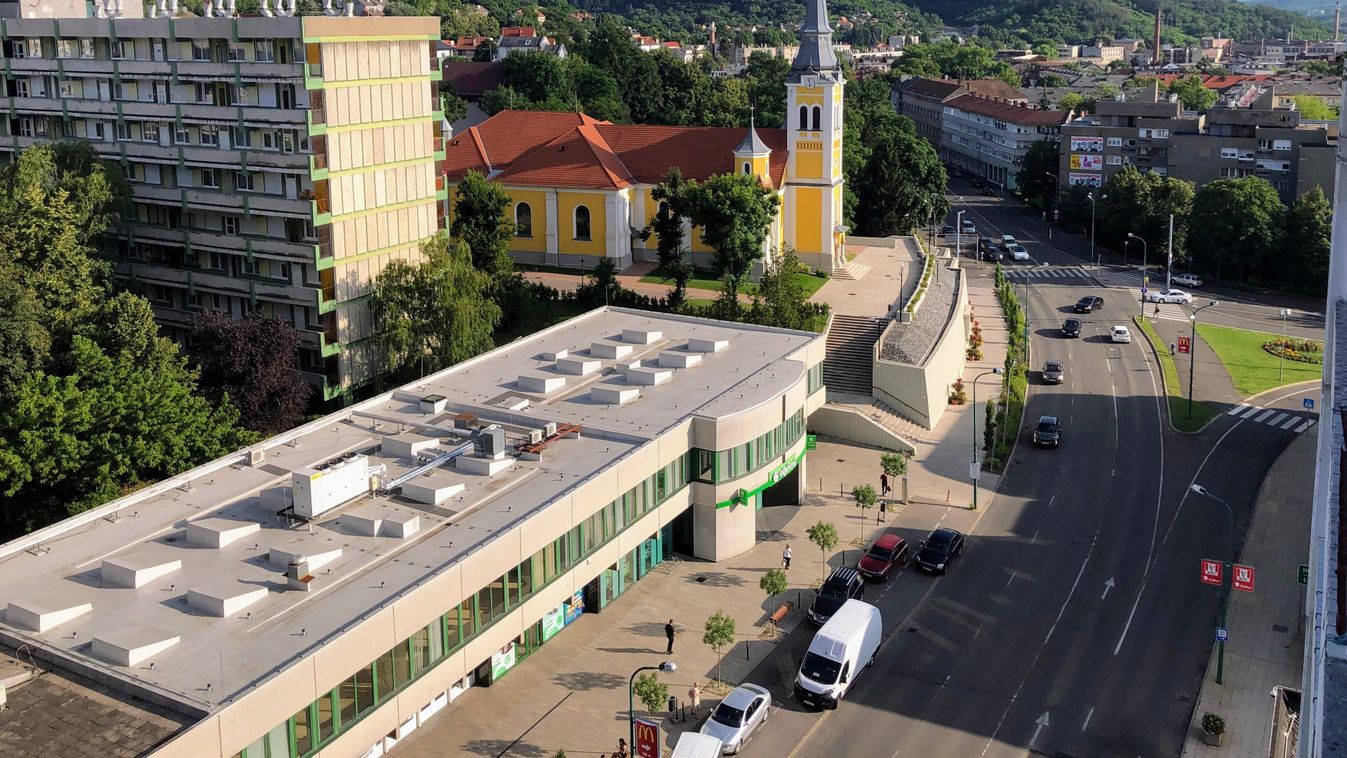 Útinform: mutatjuk, hol füstölög az aszfalt