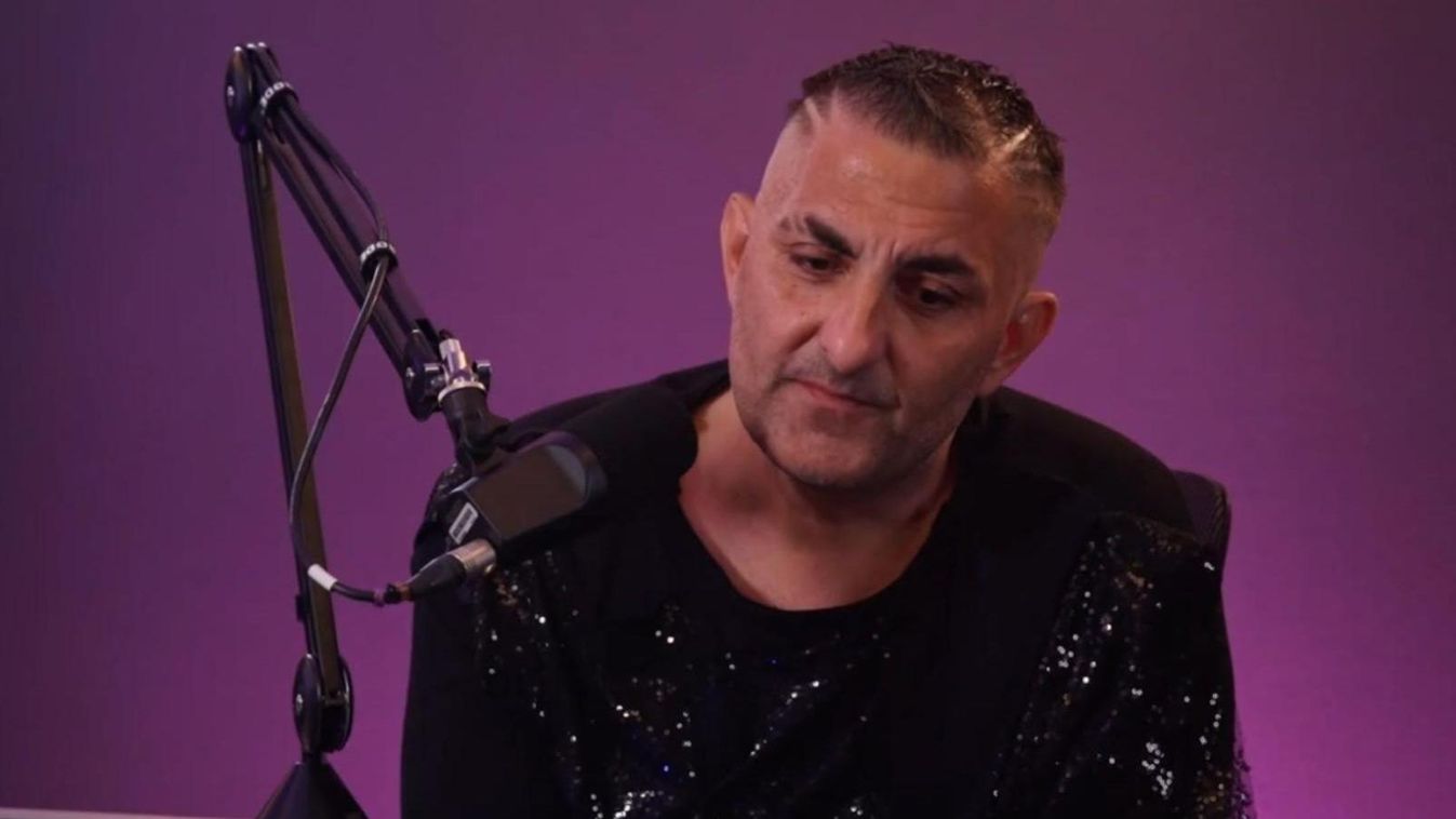 Győzike a Romantic együttessel: pohárral dobálta meg a közönség