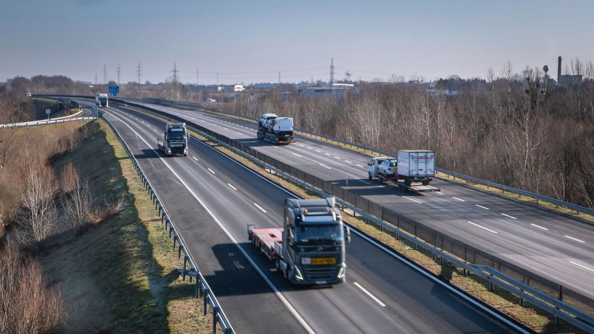 Útinform friss hírei: burkolatfelújítás az M3-ason, útszűkületek Nógrádban