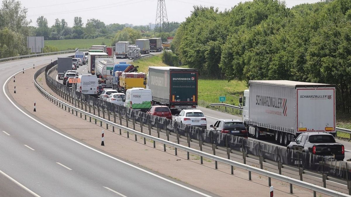 Baleset az M3-ason, teljes lezárásra kell számítani