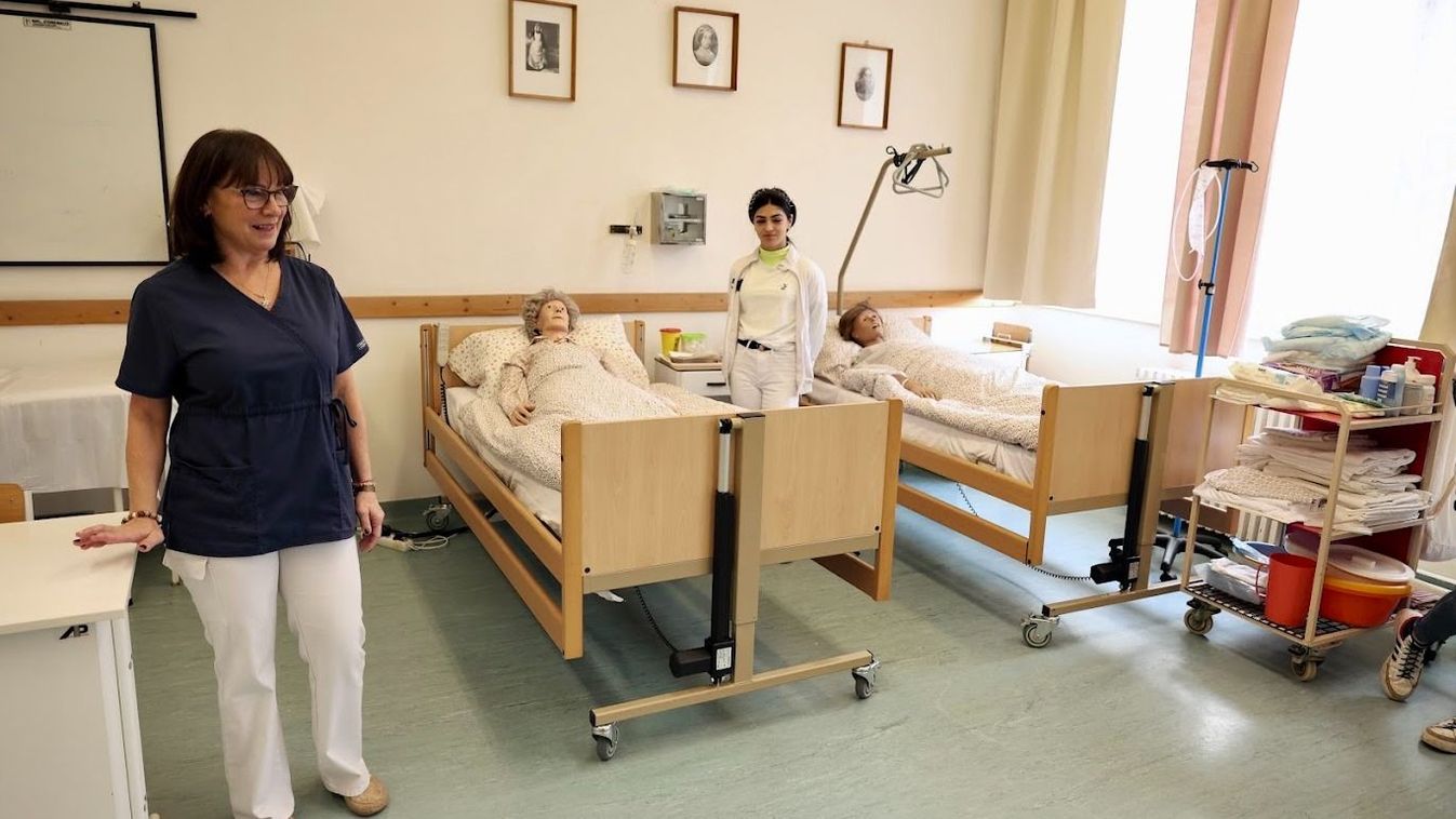 Nyílt napon ismerhették meg az egészségügyi képzéseket a salgótarjáni ...