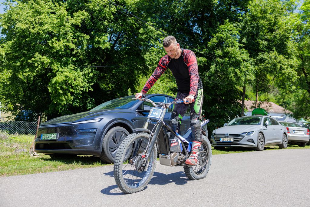 Őrült motorozás a falunapon, erről sokáig beszélni fognak!