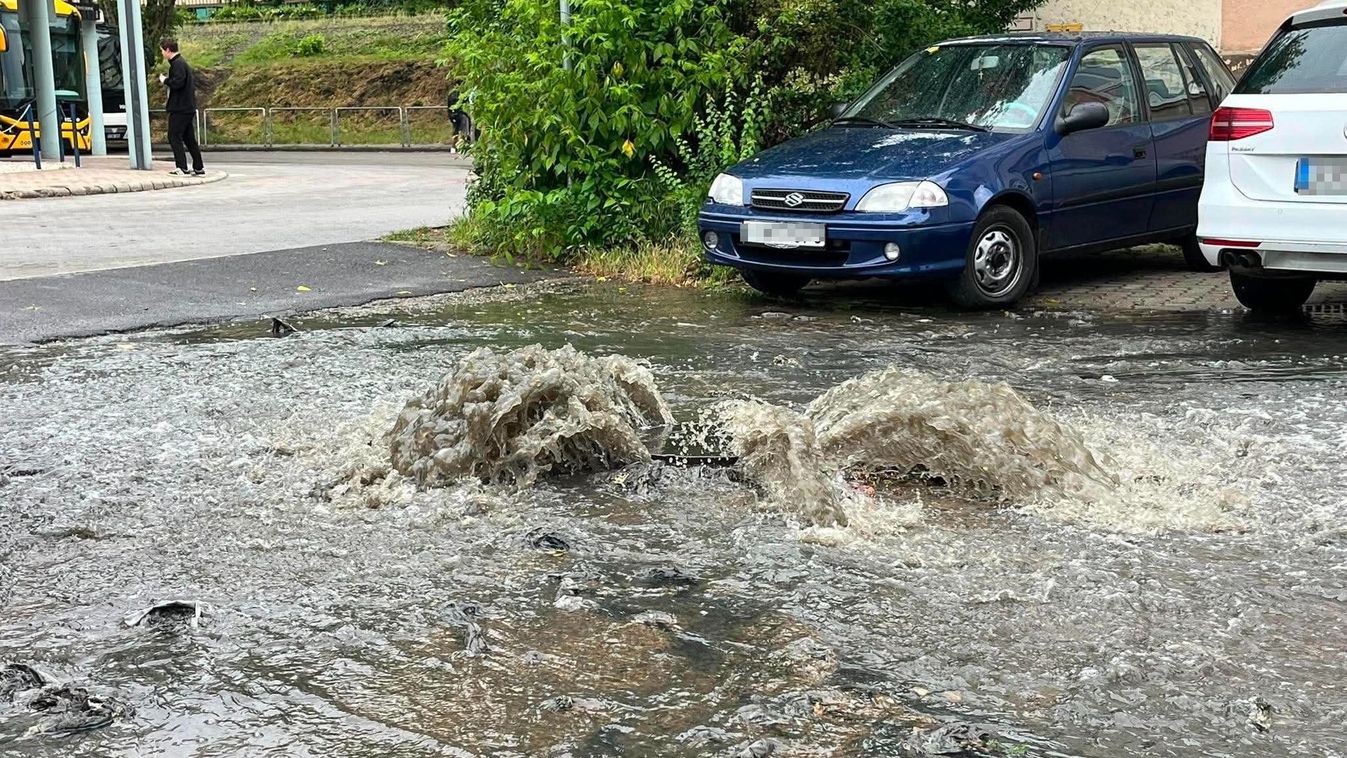 Nem győzték a csatornák Salgótarjánban a nagy mennyiségű esőt
